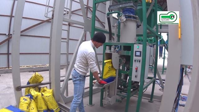 МИНИ- ЗАВОД ССС ТУРБОМИКС 500 | Процесс фасовки готовой смеси в клапанные мешки