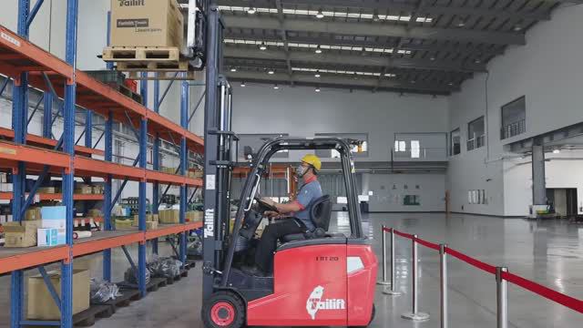 3-ехопорный электропогрузчик Tailift ZFBT 20