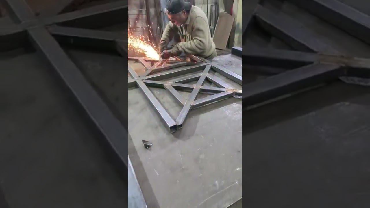 ООО СпецСтрой - Устройство каркаса и обшивка поликарбонатом приямка