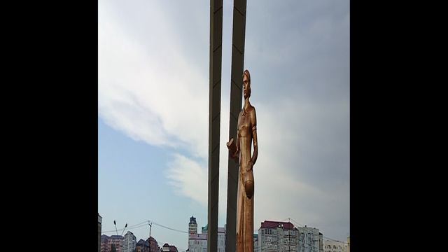 Махачкала. Монументальный комплекс посвящённый русской интеллигенции и рабочему классу