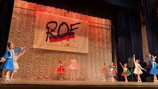 Фрагмент композиции "Бал кукол" на музыку Рикардо Дриго и Цезаря Пуни