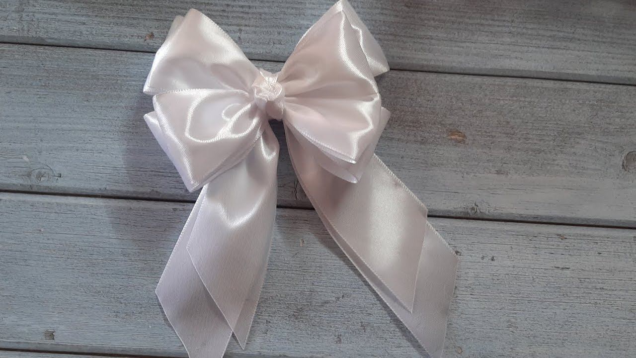 МК. Бант для выпускного на заколке из атласной ленты шириной 5см.