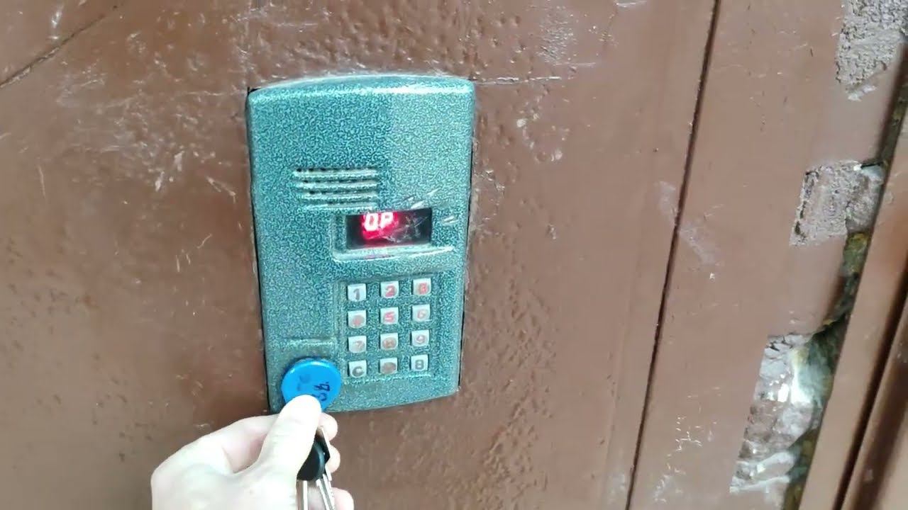 Общежитие. Жизнь среди разрухи и тараканов.