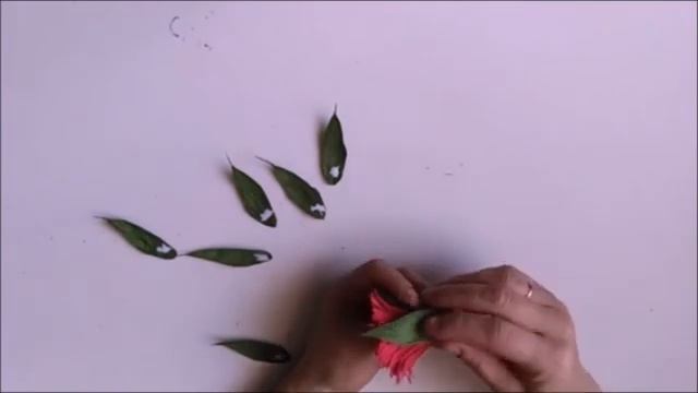 КРАСИВАЯ КОРЗИНКА С ЦВЕТАМИ ИЗ  ГОФРИРОВАННОЙ БУМАГИ..mp4