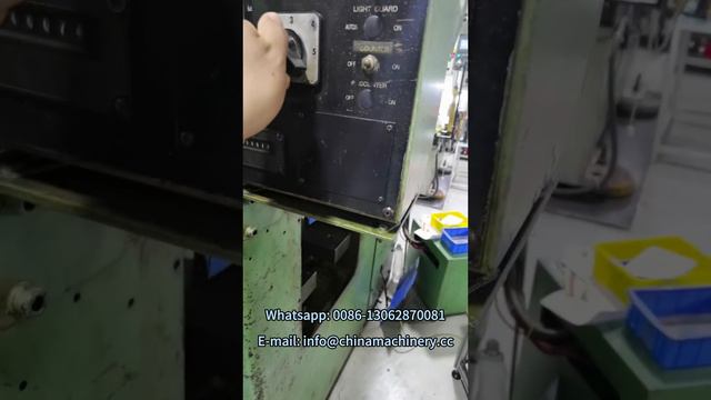 Японский Komatsu Б/у пресс для тонкой вырубки 160 тонн