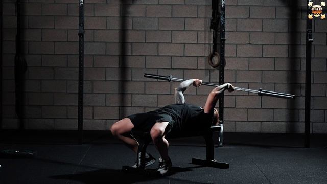 Разгибания предплечья штанга Скаллкрашер