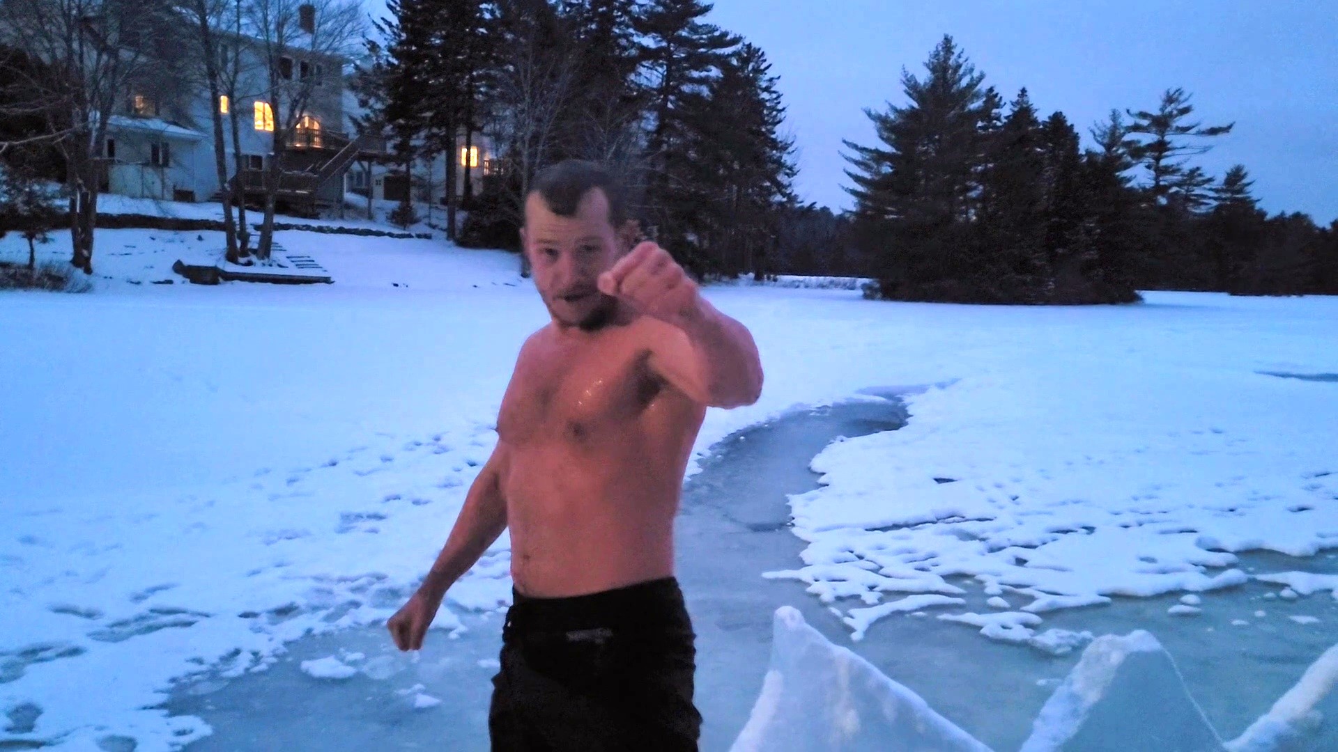 Закаляйтесь. Становитесь сильнее телом и духом. Вперёд.