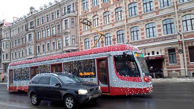 Новогодний трамвай.mp4