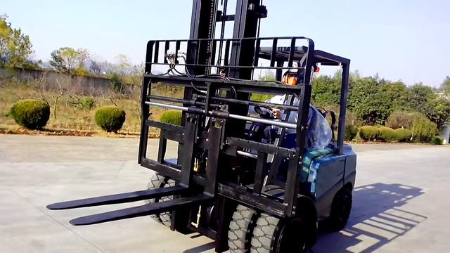 Вилочный погрузчик TEU с позиционером вил