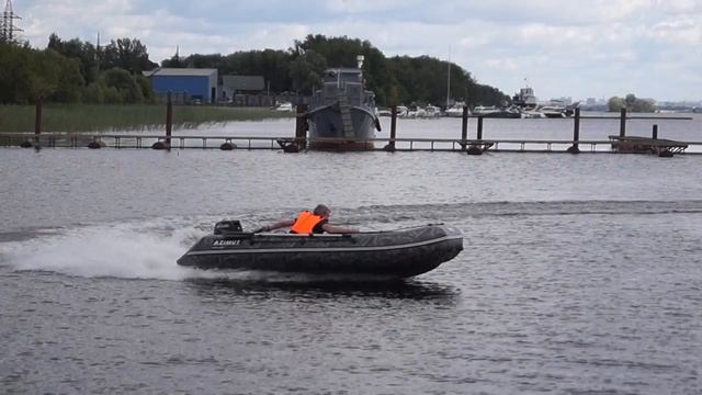 Атлас 365 + Сузуки 9,9 с хребтовой рамой  1 человек.mp4