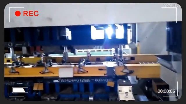 посетите завод нашего клиента, гидравлический пресс с роботом!