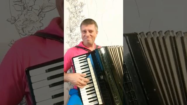 Круто сыграл Федерико Феллини на аккордеоне ???