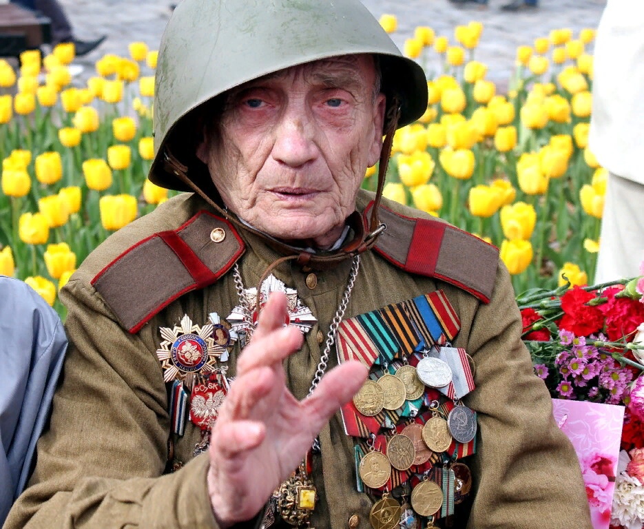 МАХНЕМ НЕ ГЛЯДЯ КАК НА ФРОНТЕ ГОВОРЯТ,,,,