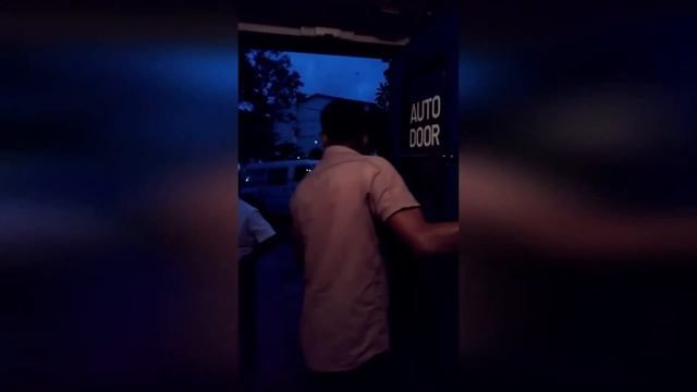 Зазывала на проезд (Штри-Ланка) 🤣🤣🤣