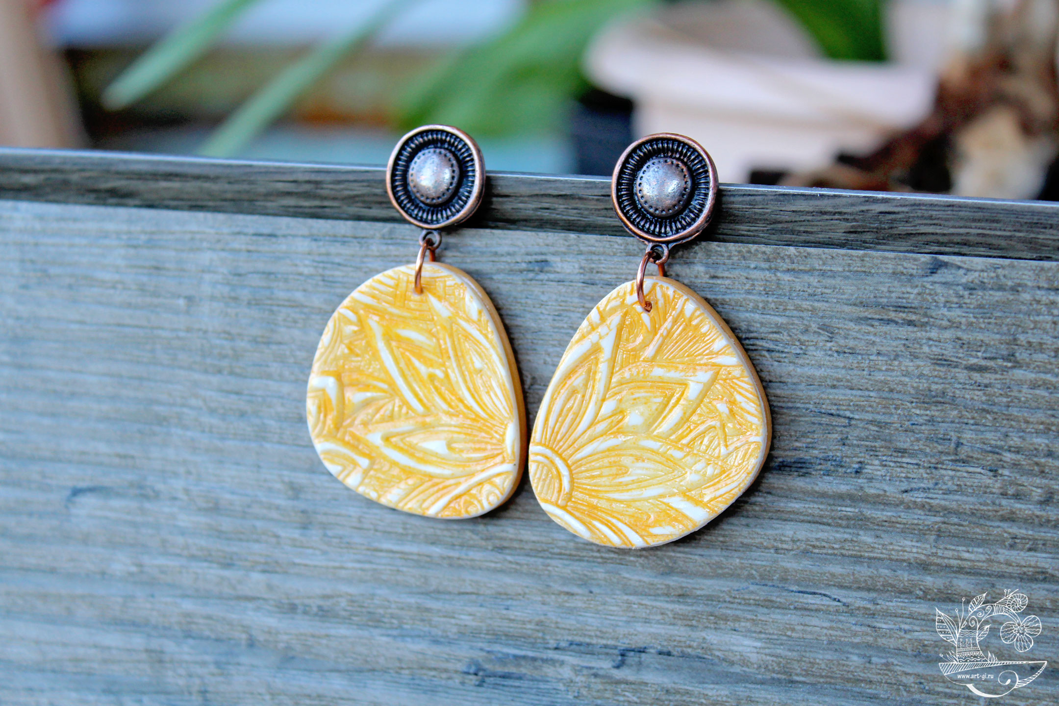 Делаем простые серёжки из полимерной глины и холодной эмали