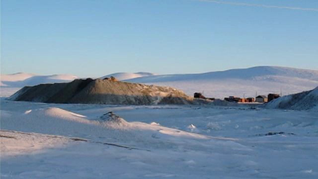 Отвал шахты, сопки.