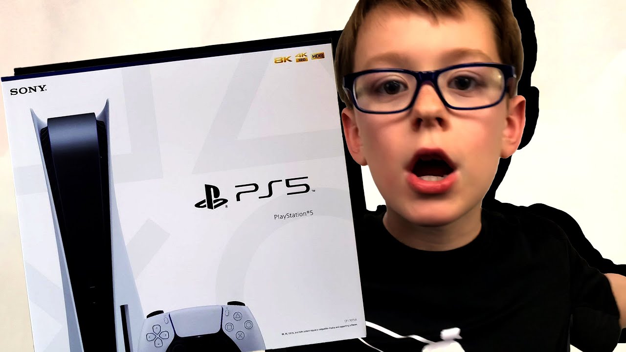 ПРОДАВЕЦ ПОДАРИЛ ШКОЛЬНИКУ PS5