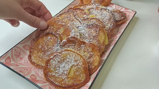 Возьмите 1 яблоко и приготовьте этот десерт за 5 минут! Быстро, просто и без духовки.