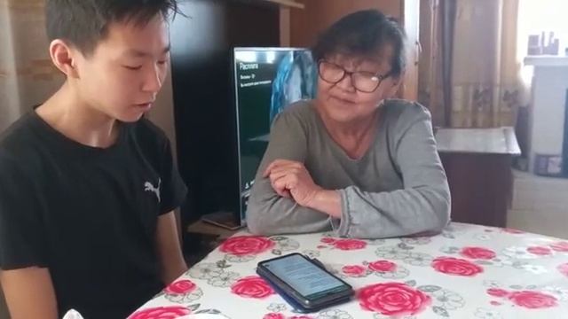 Максимов Тарас ийэтинээн Дария Иосифовналыын Гавриил Павлов айбыт хоһоонун ааҕаллар