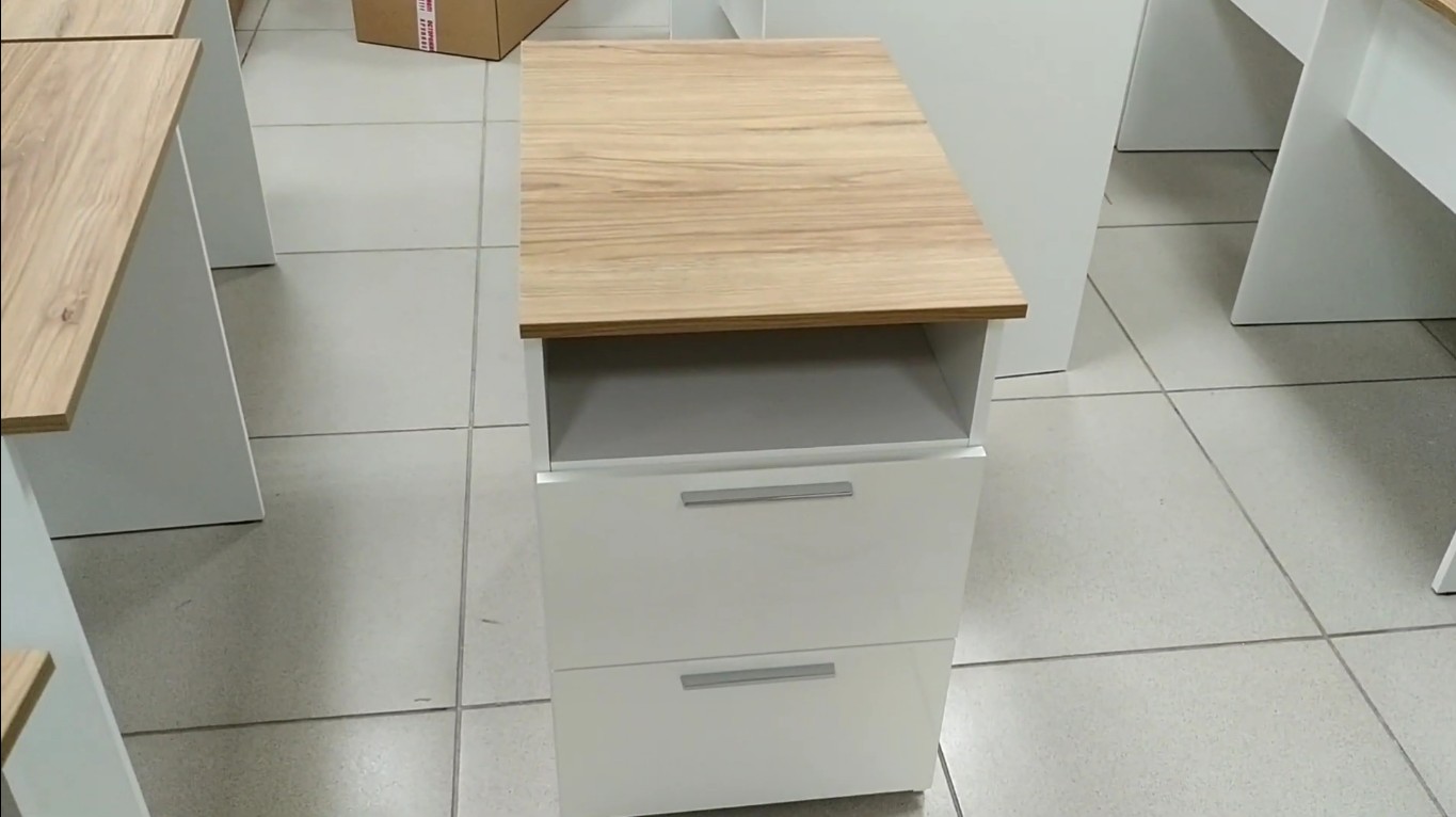 Сборка приставной тумбы М5Е в образовательном центре