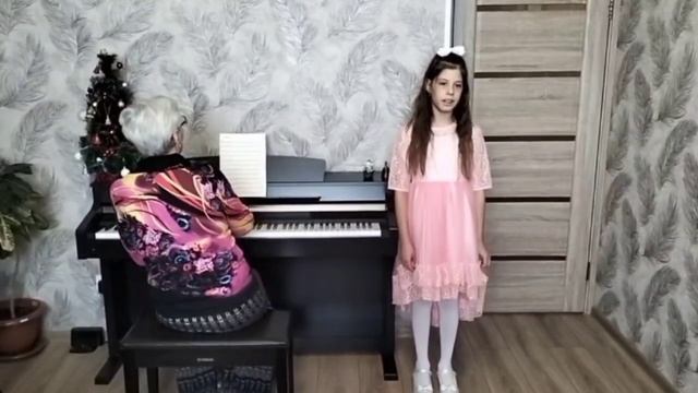 Мельникова Анна, 10 лет. Слова народные, муз. А. Паутова, "Рождество"