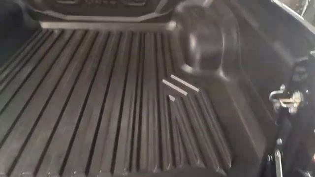 Вкладыш в кузов MaxLiner для Toyota Hilux