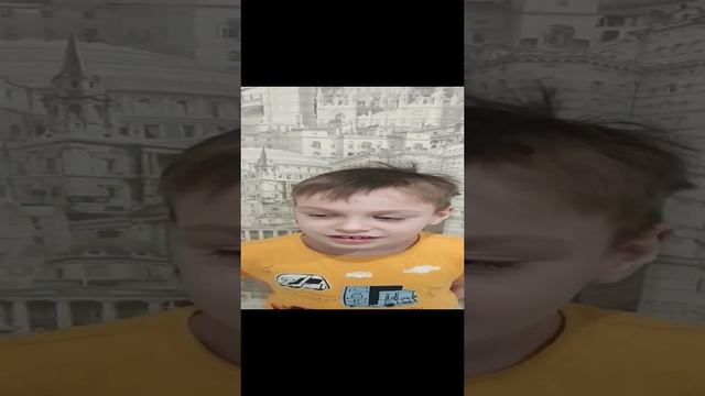 Внук читает стих.mp4