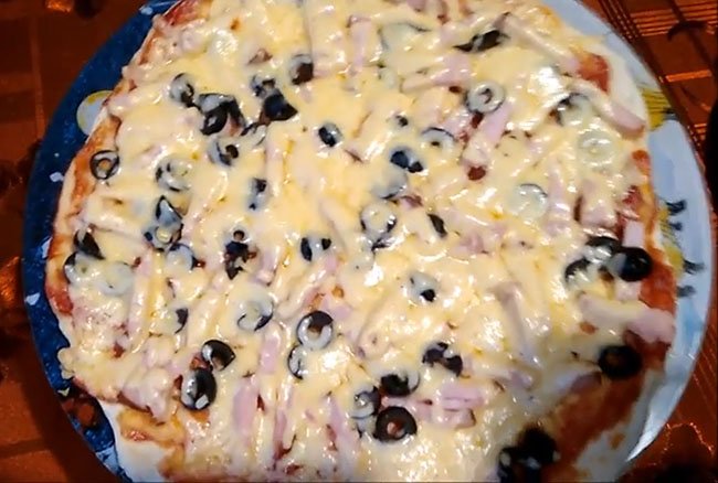 Пицца на тонком тесте.mp4