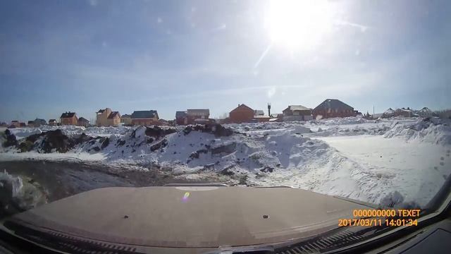 Крузак на легкой трассе для мотокросса