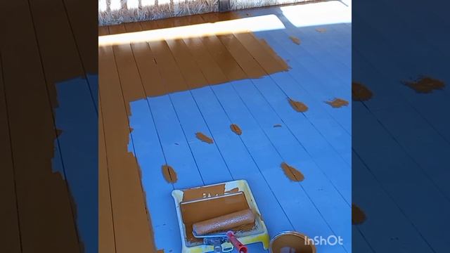 Беседка. Покрасили пол.