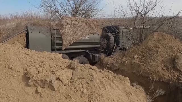 Специалисты МТО в круглосуточном режиме осуществляют заправку техники, задействованной в СВО